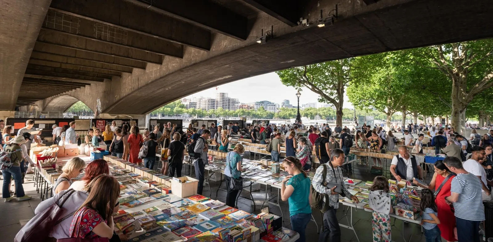 5 Wonderful Outdoor Bookshops to Visit This Summer - Bookstr